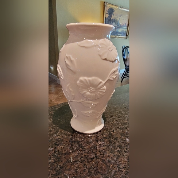Lenox | Accents | Lenox Floral Embossed Poppy Ivory Vase | Poshmark